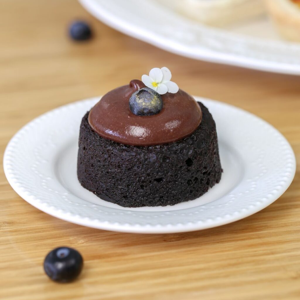 Chocolate cream mini cakes | Nourish plant-based living